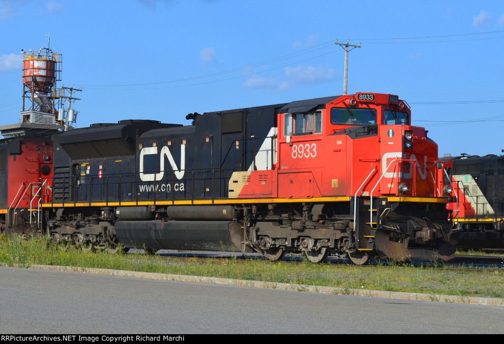 CN 8933